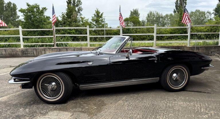 1963 Chevrolet Corvette C2 Convertible for sale - Fast'n Classic